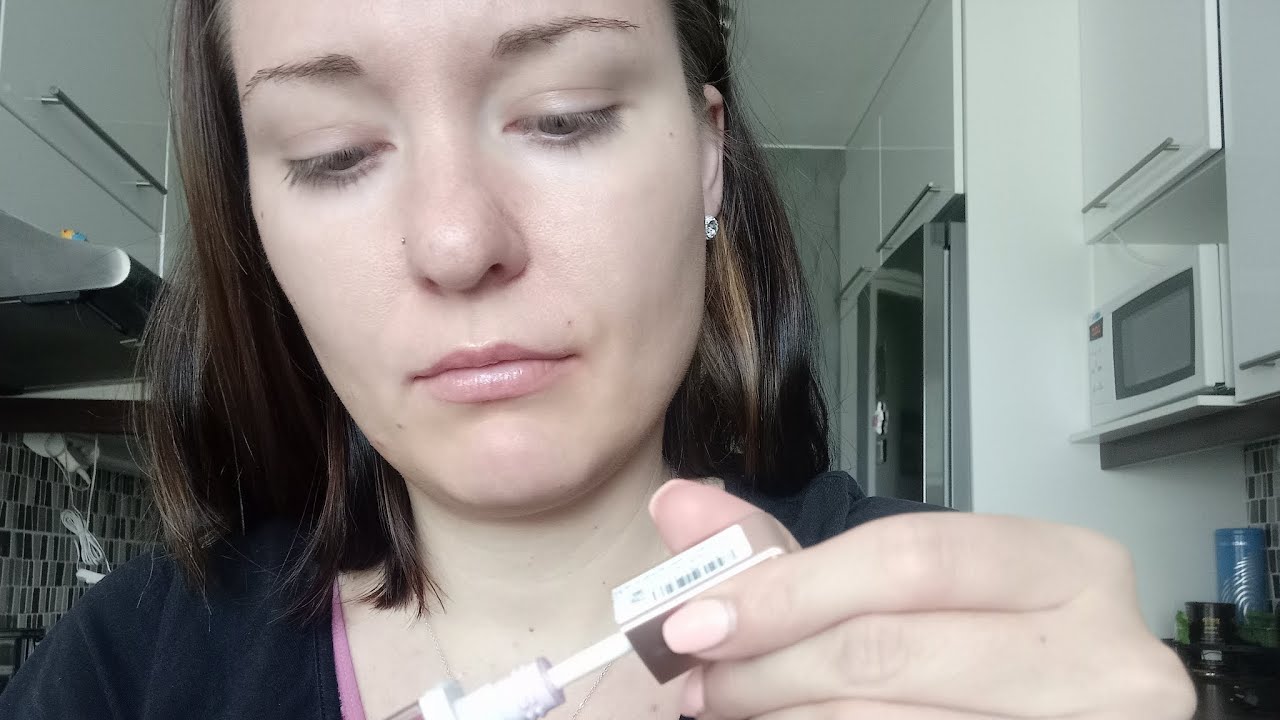 ASMR- Personal attention| applying lip scrub and lip oil - YouTube