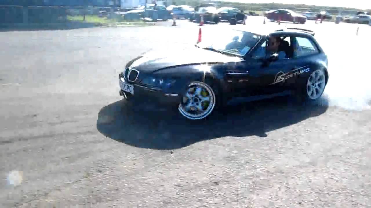 BMW Z3 M coupe donut at Santa Pod BMW Show 2009 - YouTube