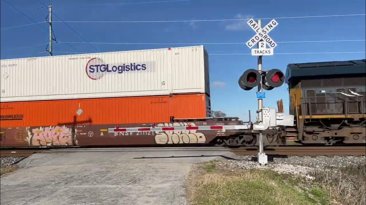 CSX 5238 Leads Intermodal East | CR 5 Railroad Crossing, Bascom, OH - YouTube