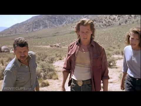 O Ataque dos Vermes Malditos (10-10) - Trecho HD - Legendado