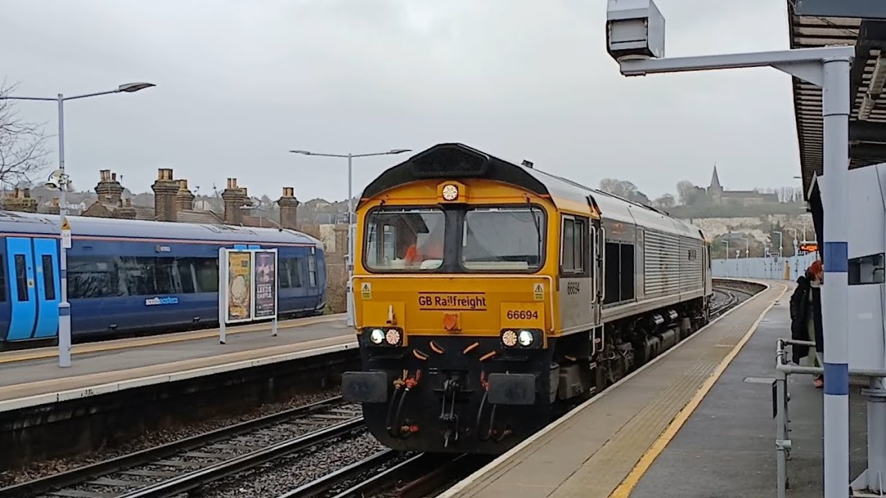 66694 steve hannam departing strood 22/01/26 - YouTube