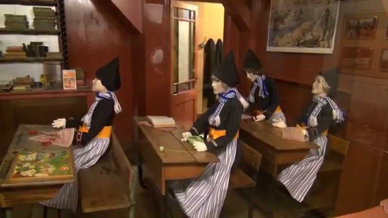Netherlands Volendam, Volendams Museum - YouTube
