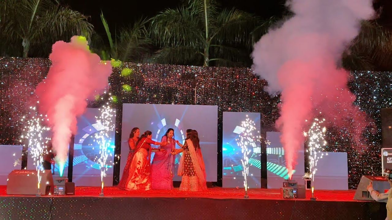 wedding dance video on stage // shadi smoke entry// wedding pyro and ...