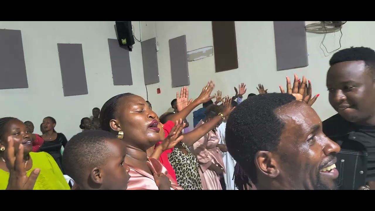 Adoration moment with Azaph international Muhanga - YouTube