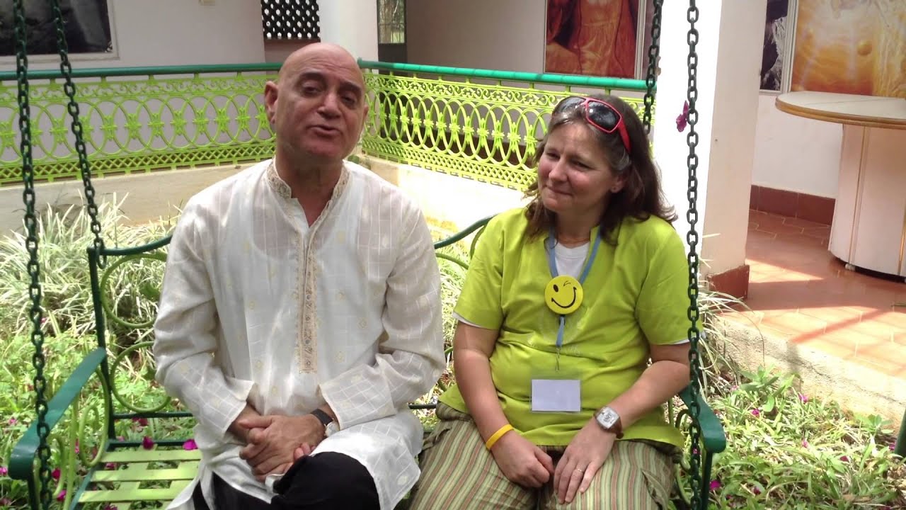 Laughter Yoga, Kate Squire-Howe & Dr Kataria - YouTube