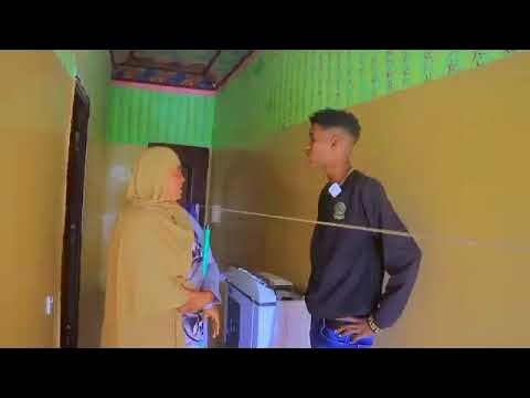 Riwaayad qosol badan warda xaashi ninkeedii - YouTube