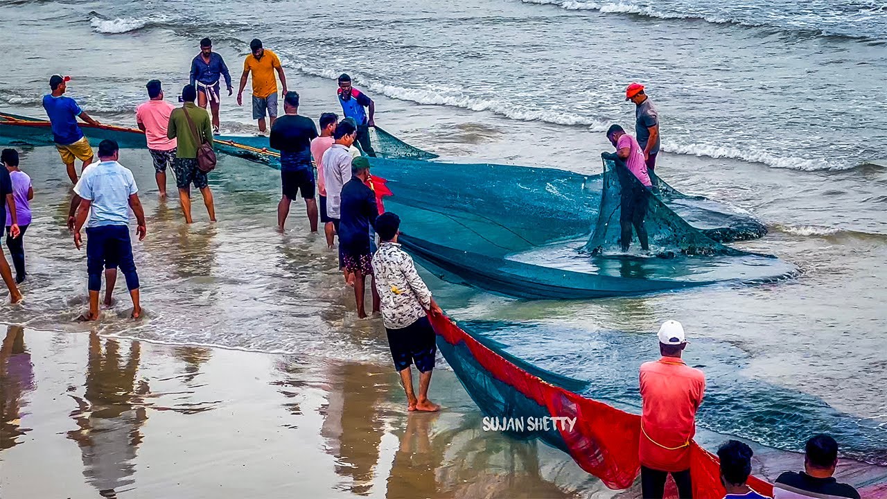 “KAIRAMPANI” | The Traditional Shore Seine Fishing | Malpe - YouTube