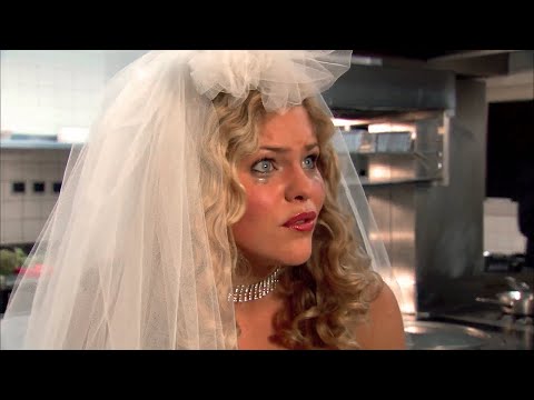 Saint-Tropez (Güneşin Altında) - Baş Belası S12EP29