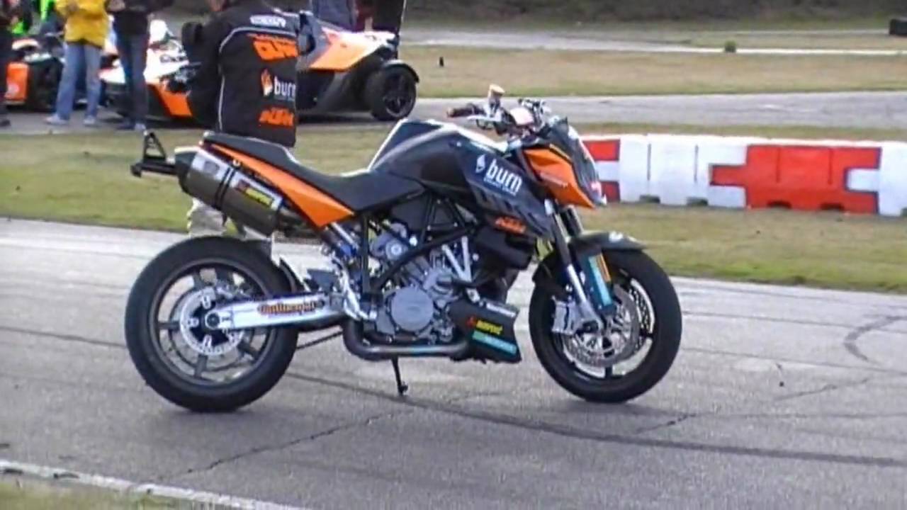 KTM X-Bow & KTM Motorcycle Stuntshow @ KTM Dag 2009 Part 3 - YouTube