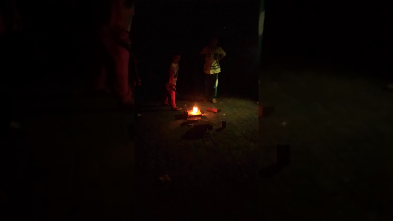 Bermain api - YouTube