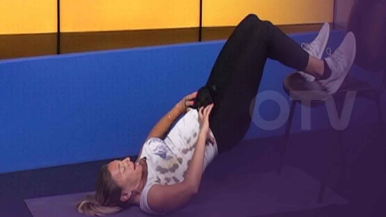 Stretching and fat burning exercises with coach Julie Rammal - YouTube