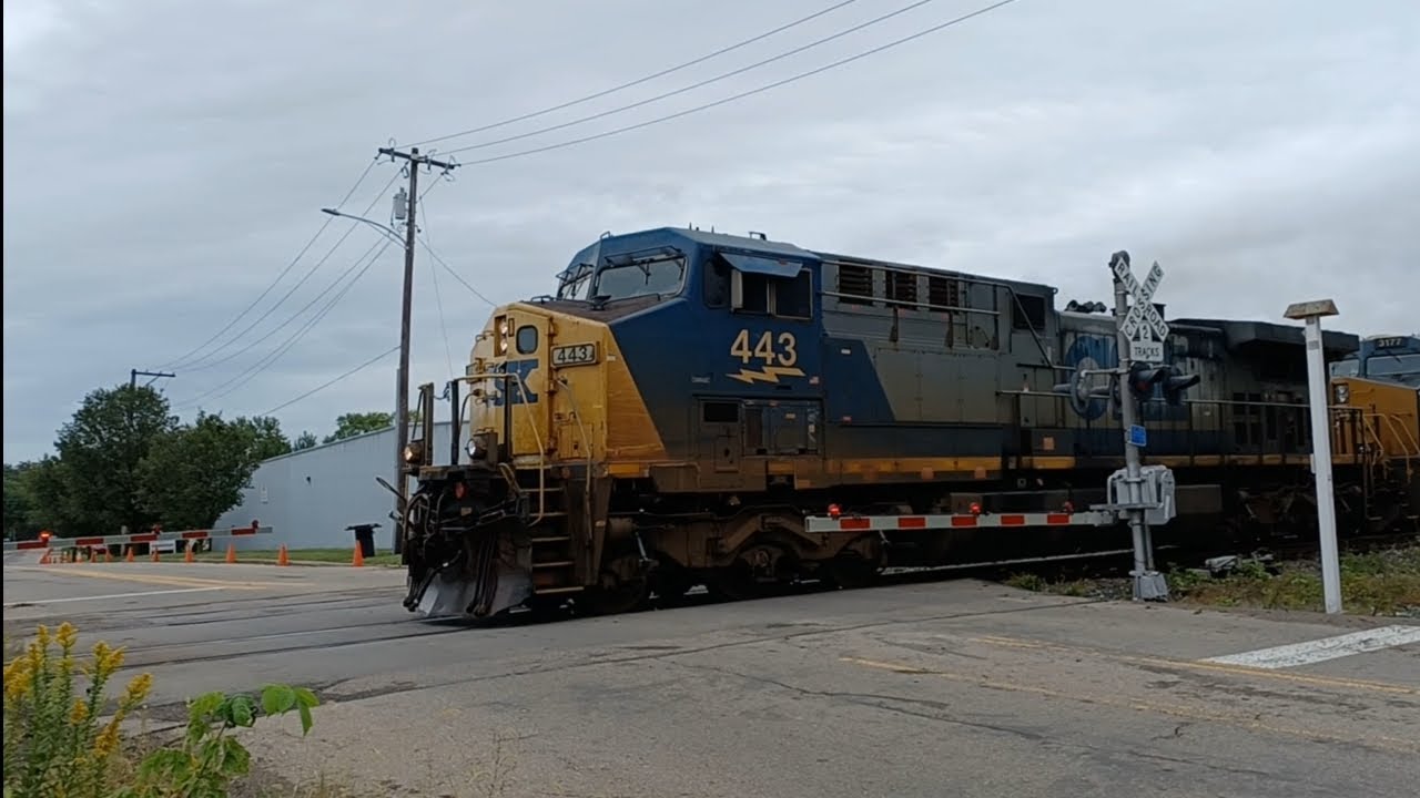 NB AutoTrain M276 with YN2 AC4400CW Leader 443 and Gevo 3177 speeds by ...