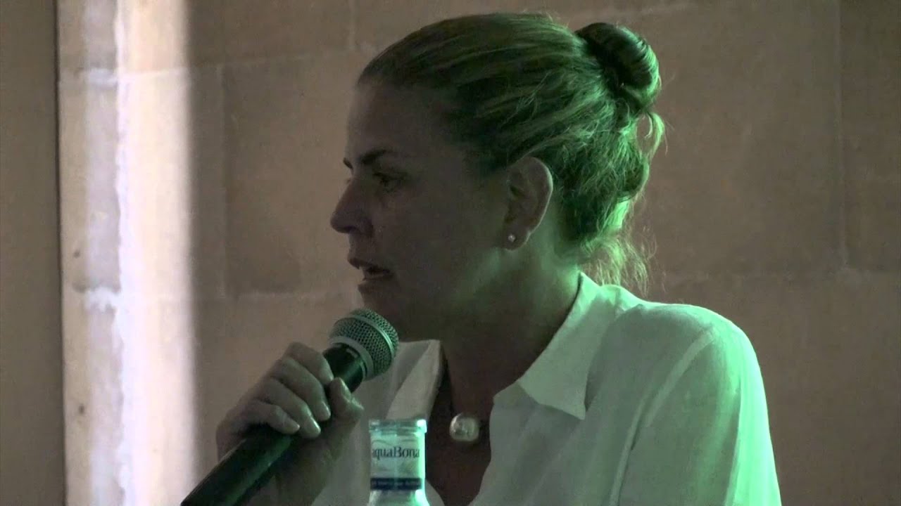 Testimonio de Carmen Artero y Esther Vidal, mamás de acogida - YouTube
