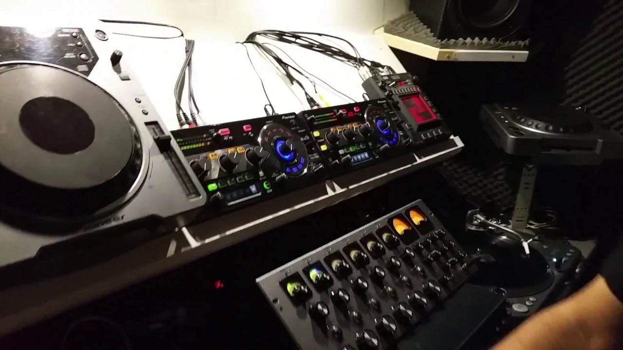 Claudio Mordax - Mix with Allen&Heath XONE V6 - YouTube