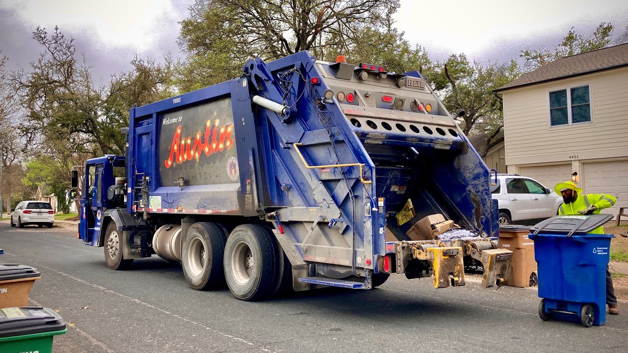 CCC Heil PowerTrak “Welcome to Austin” Garbage Truck on Recycling - YouTube