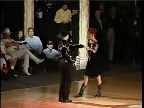 Two Step Dance Moves - Floor Moves - Kicks and Body Roll - YouTube