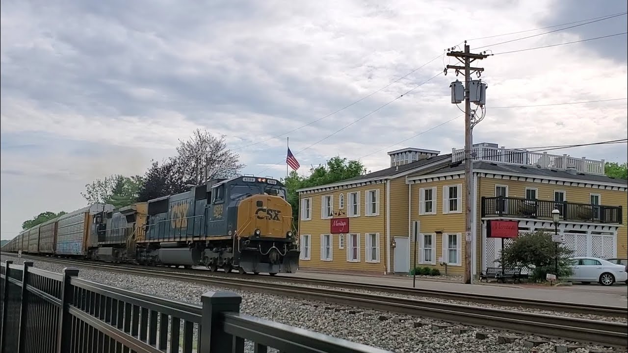 CSX 4589 rolling through Glendale Ohio - YouTube