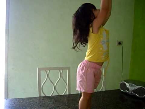 Abre Abre  Abre-sarah dançando calcinha preta
