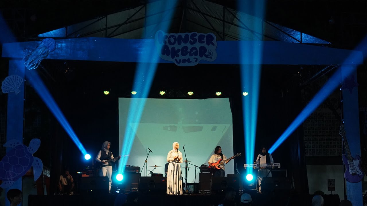 [Konser Akbar Vol.7] Lunaire - Usang - YouTube