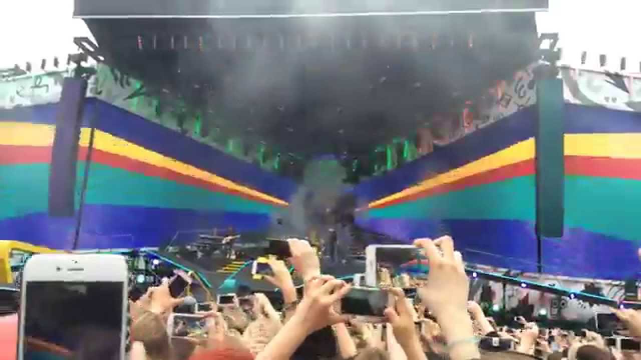 One Direction Norway Oslo 19. June 2015 Intro + Clouds - YouTube