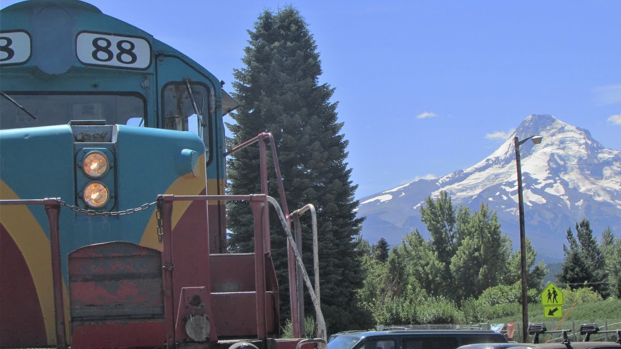 Scenes from the Mt Hood Railroad, July 2015 - YouTube