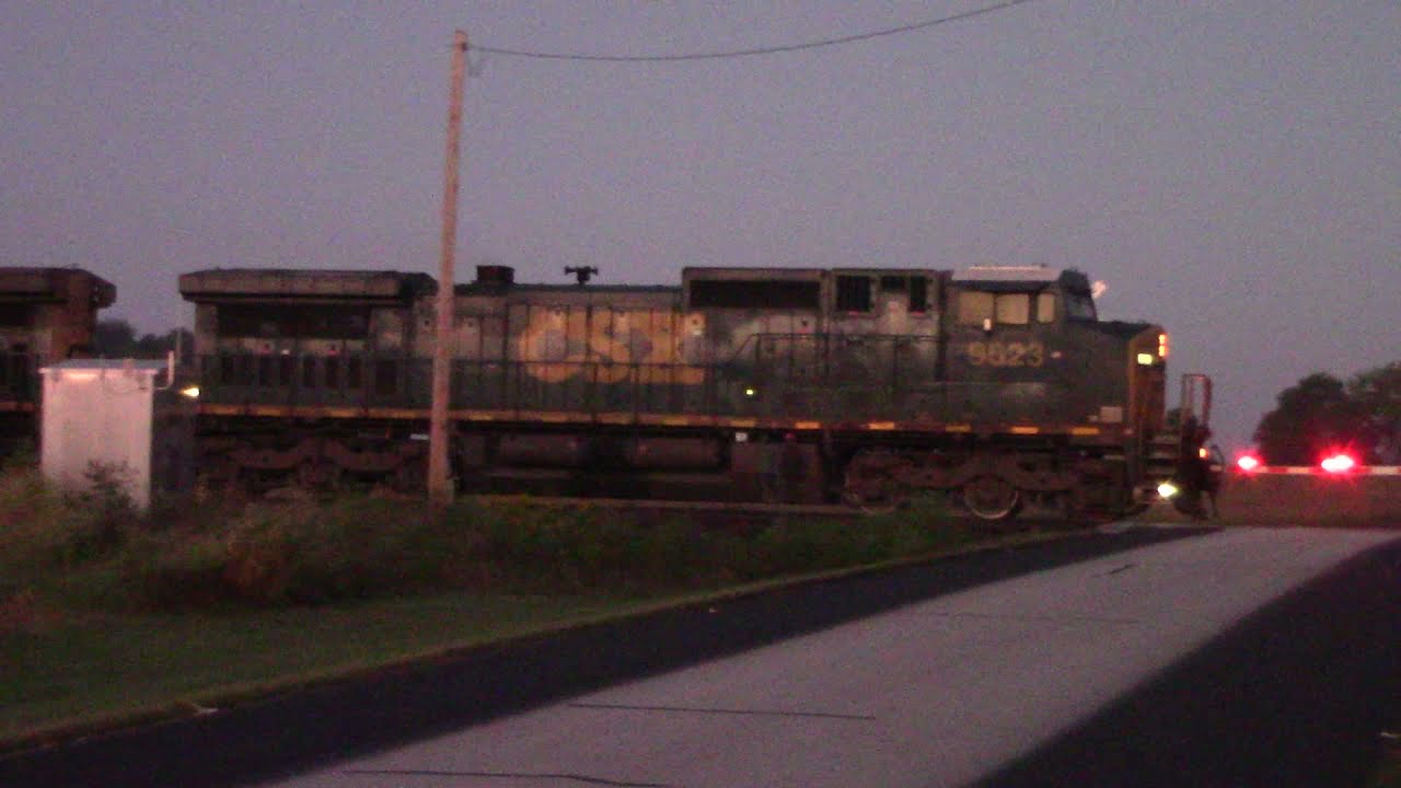9/17/21 Near Botkins, OH; CSX 9023 leads a mixed freight north - YouTube