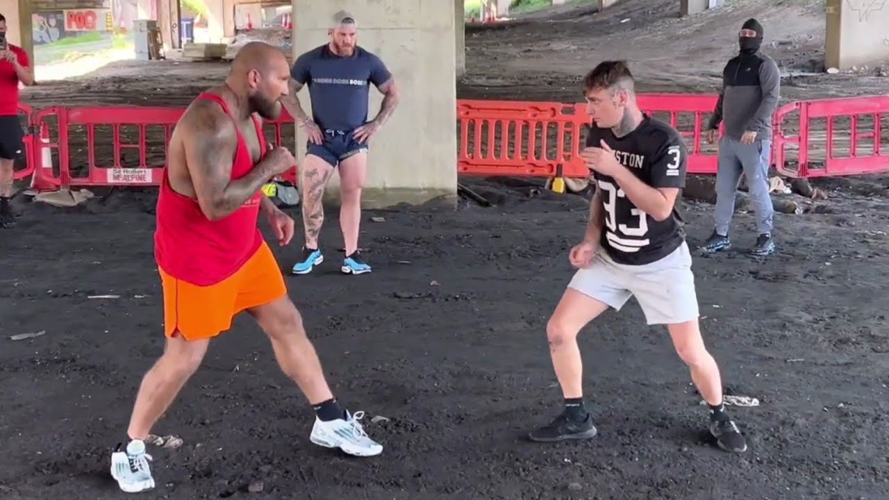 DECCA HEGGIE VS ROBBIE BROWN #DeccaHeggie - YouTube