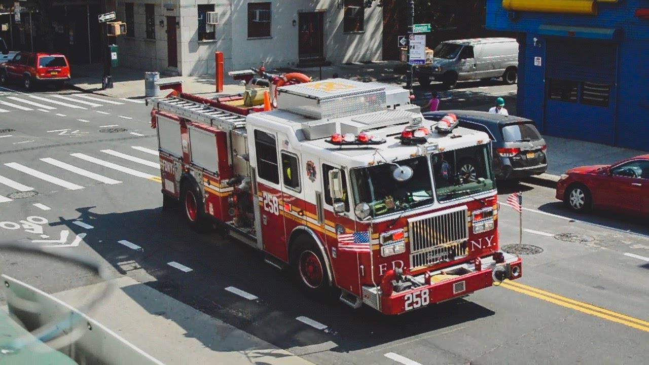 FDNY - Engine 258 Responding To Building Fire On Huron St - YouTube
