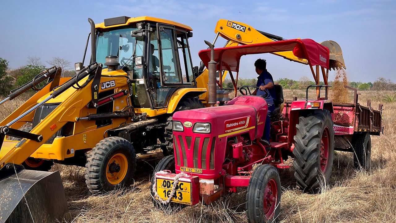 New JCB 3DX Backhoe Loader Mud Loading In Mahindra 415DI Tractor ...
