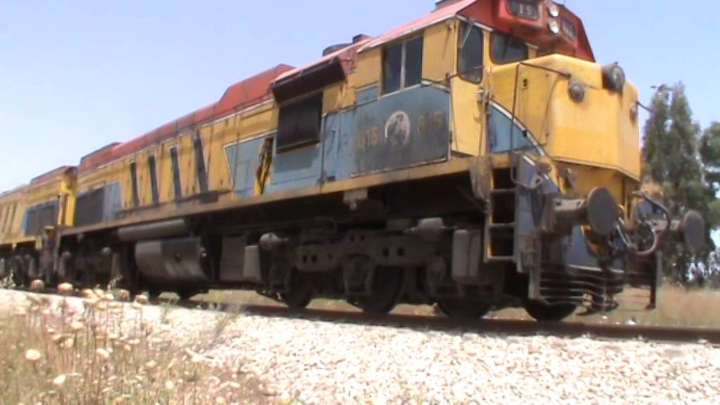 EMD G26 615 GT26 701 315 מחיפה לאשדוד בראש העין פוגשים את קטר 124 על ...