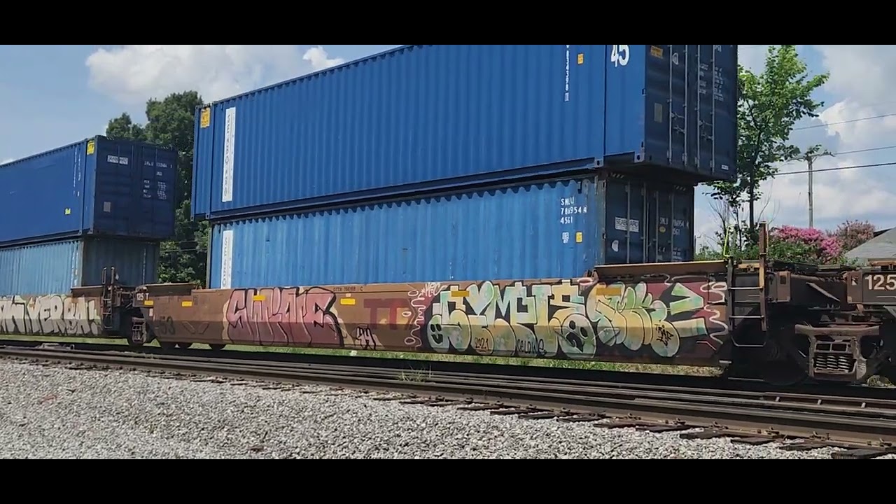 CSX #5360 Leads CSX L704 into Pinoca Yard in Charlotte North Carolina - YouTube