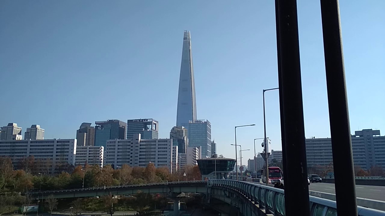 Вид на Lotte World Tower с моста Jamsil - YouTube