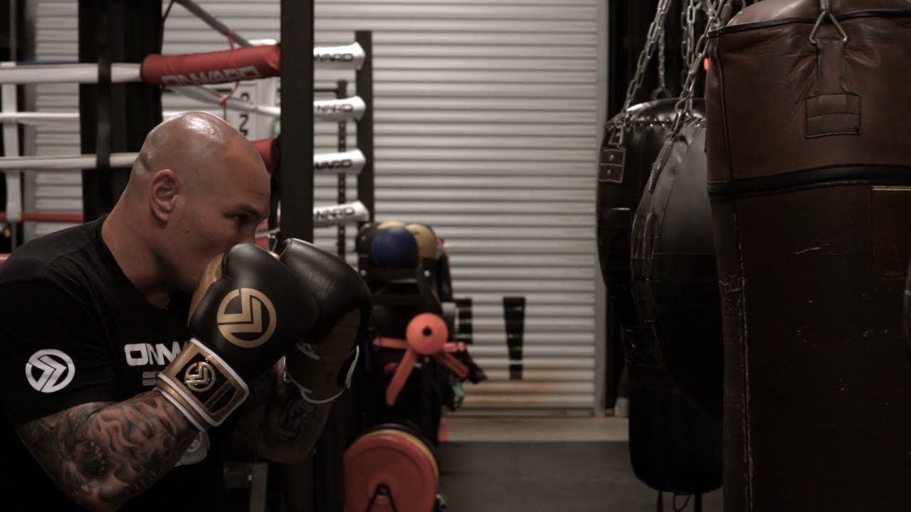 Punch Tech 1,2 - Your FIRST Boxing Combo 💯 - YouTube