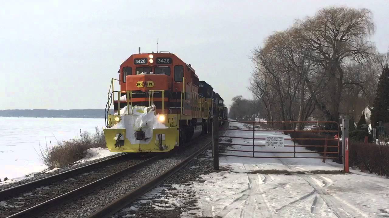 RCPE 3426 passes Pewaukee lake - YouTube