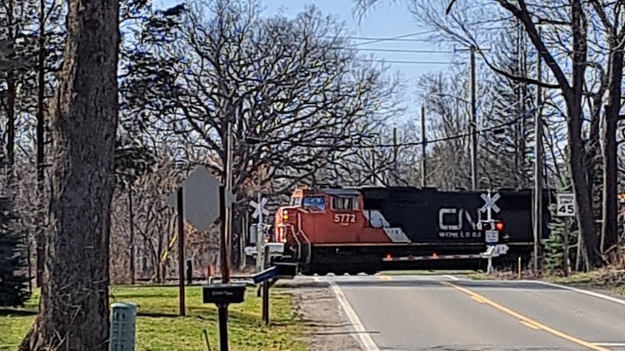 CN Rail Train through Andersonville. - YouTube