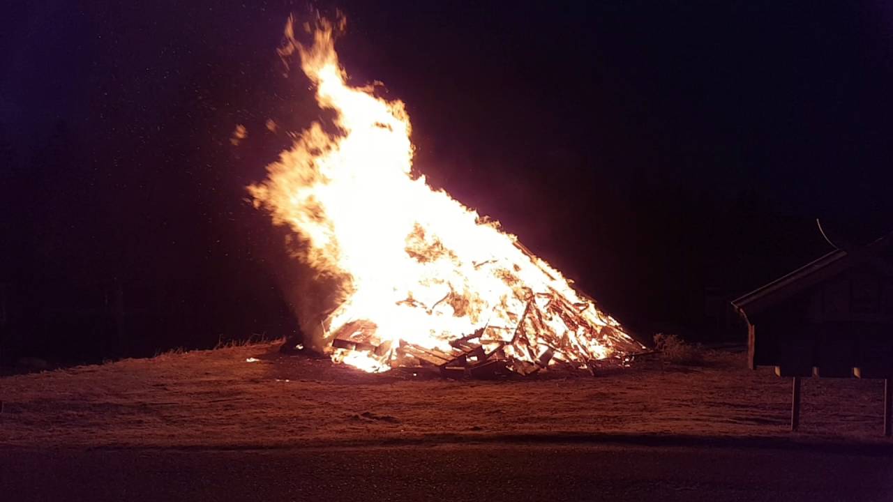 Valborgsmässoeld 2016 Evertsberg - YouTube