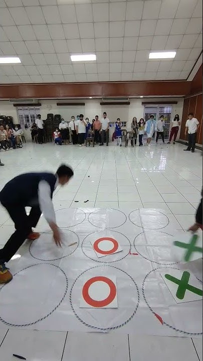 HUMAN TIC-TAC-TOE - YouTube