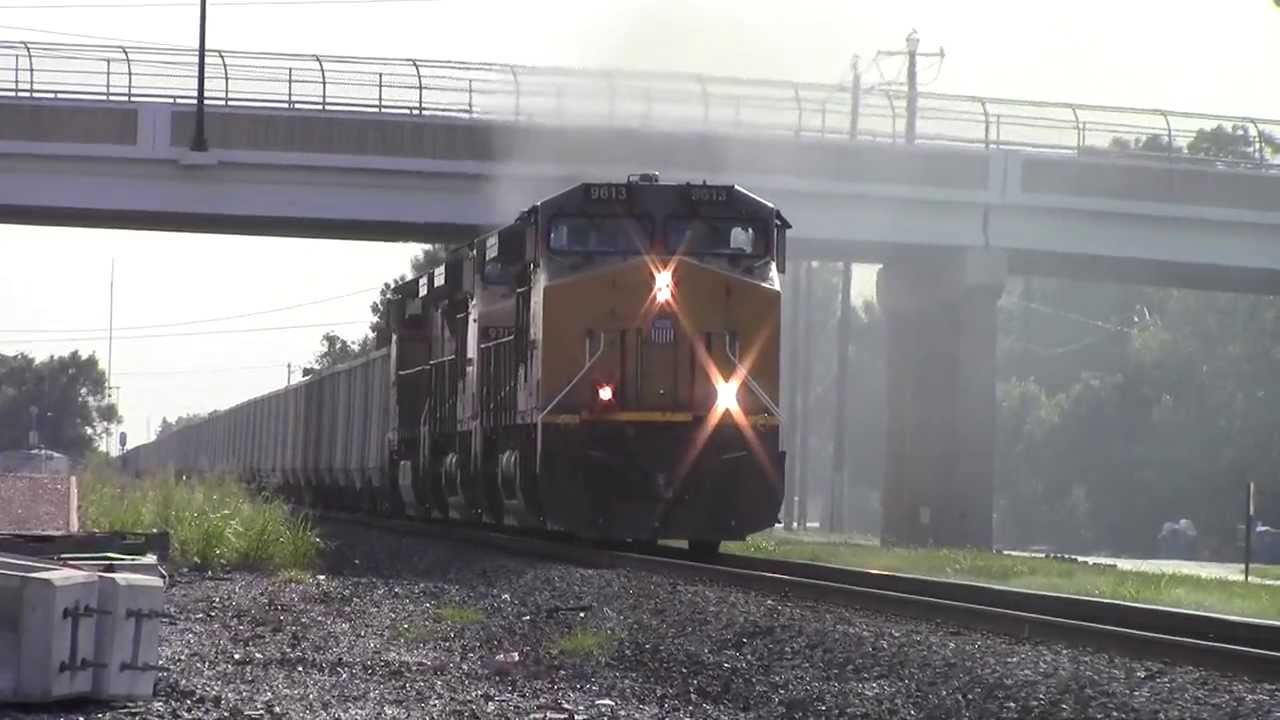UP 9613 leads eastbound rock, Rosenberg, TX - YouTube