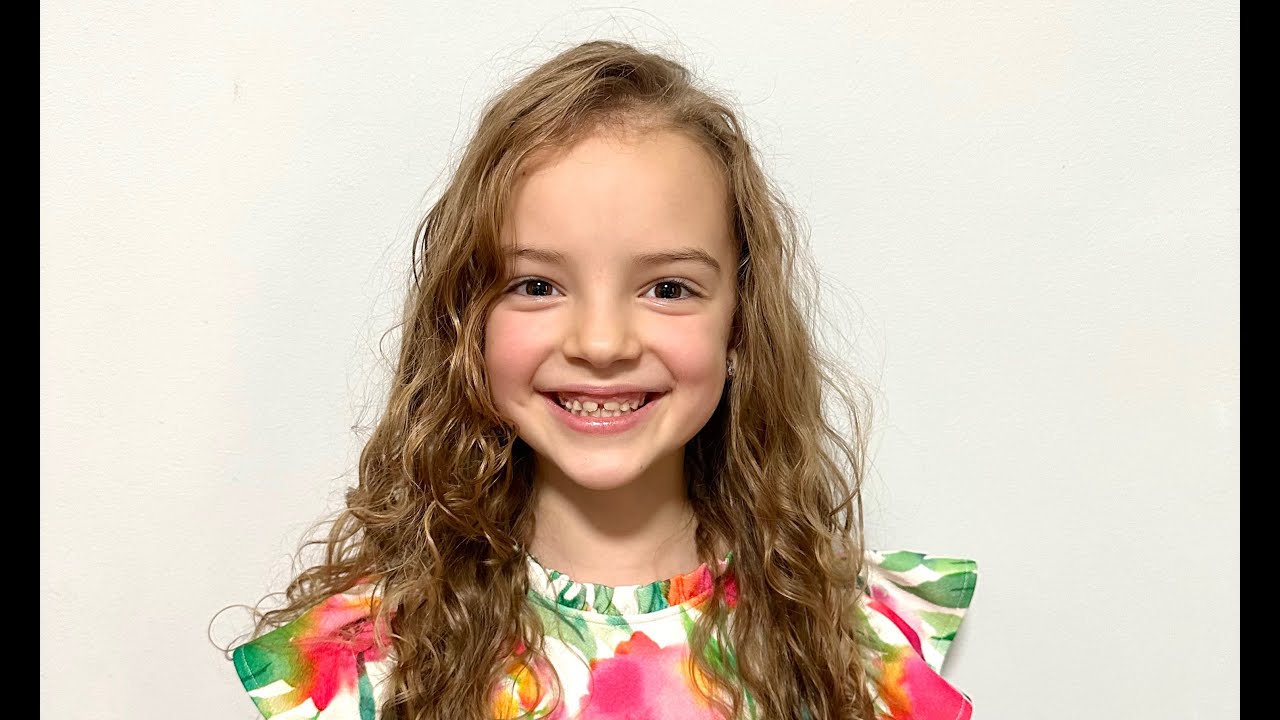 Milena Konstantinova představovací video 2024 - YouTube