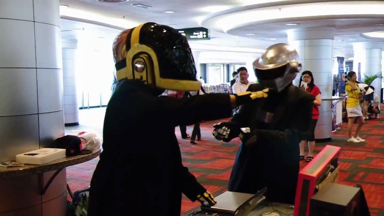 Us as Daft Punk @ Comic Fiesta 2009 - YouTube