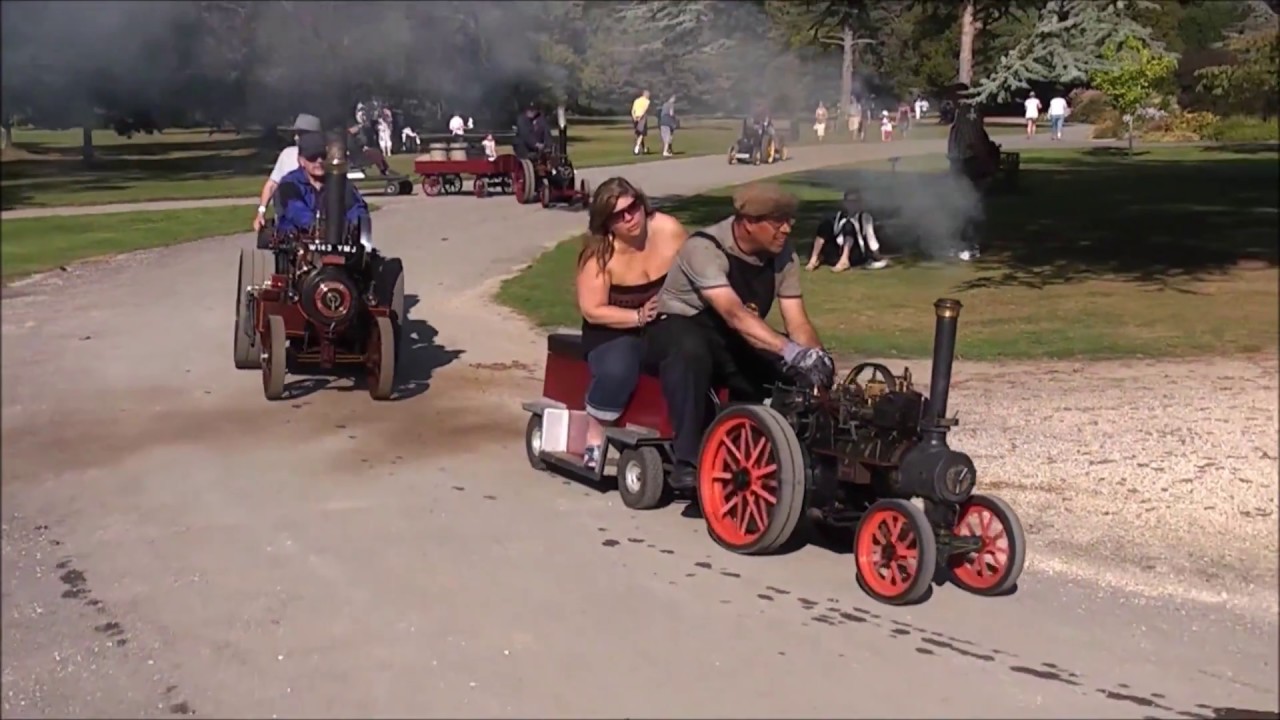 Miniature steam traction engines at Exbury 2011 - YouTube