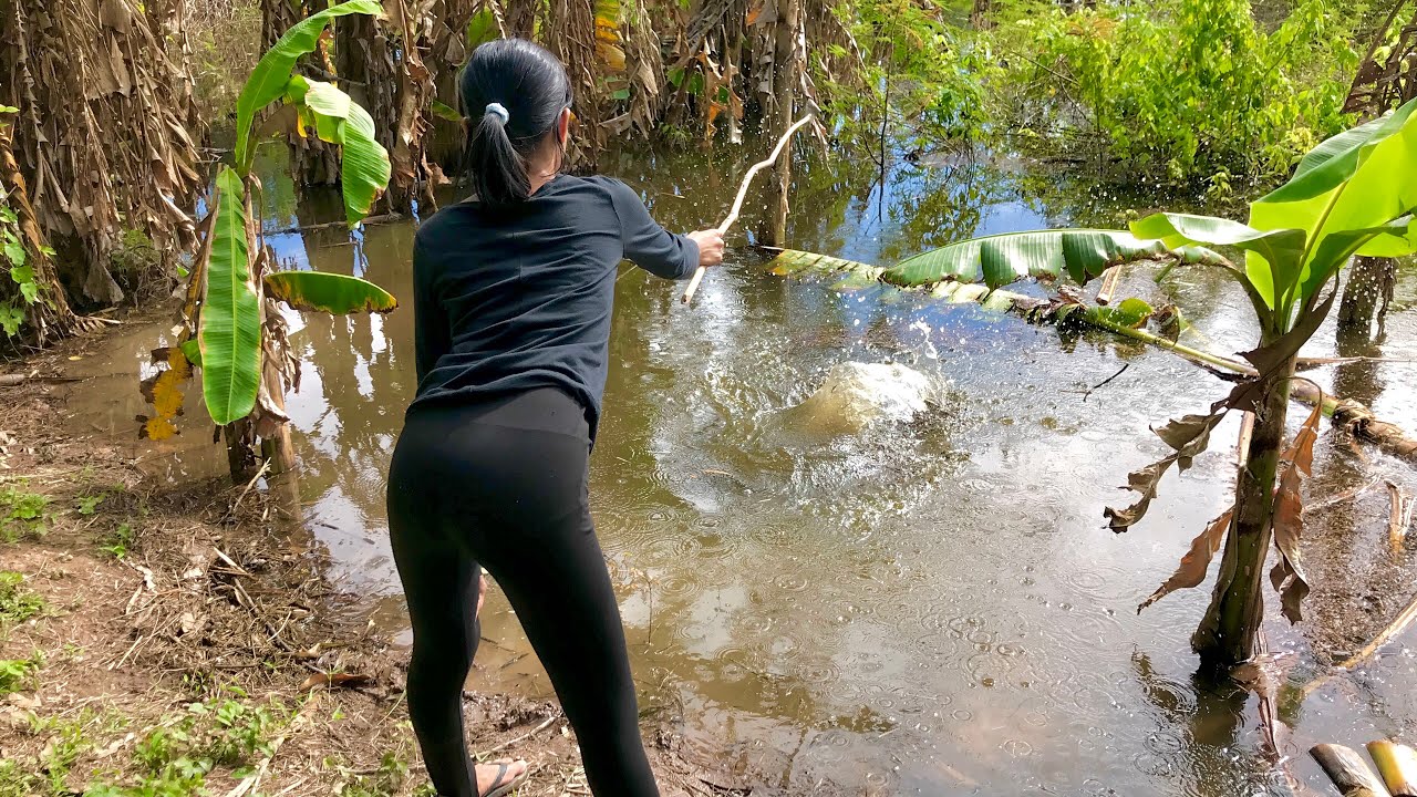 Black woman fishing in the lake/ LyTa Nature - YouTube