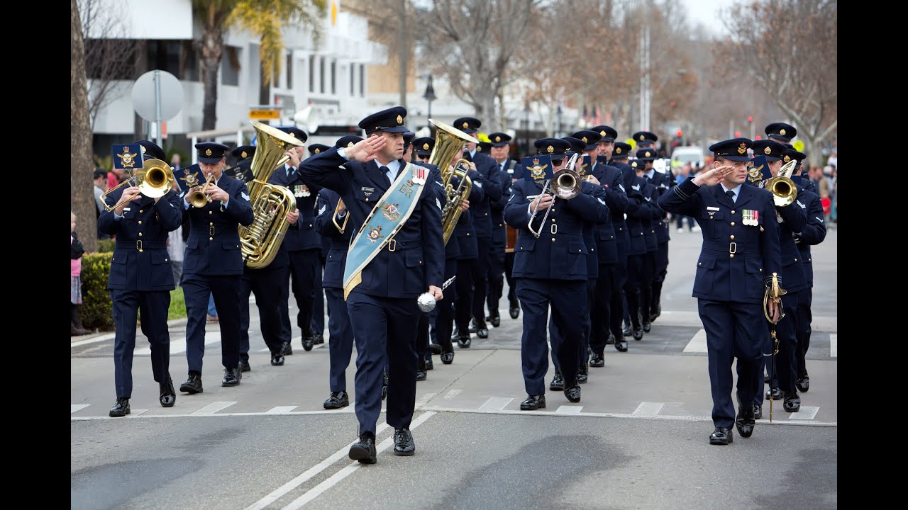 Wagga 75th Anniversary Freedom of Entry March - YouTube