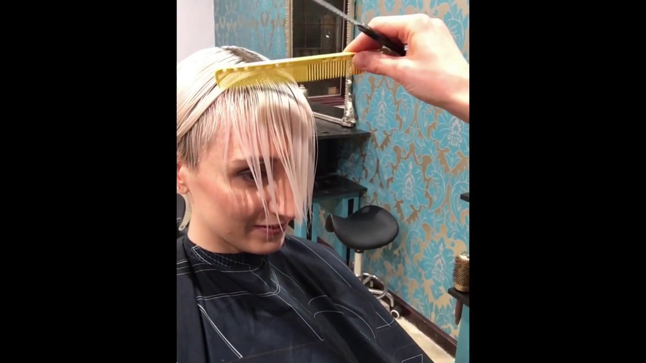 Pixie haircut done with a feather razor - YouTube