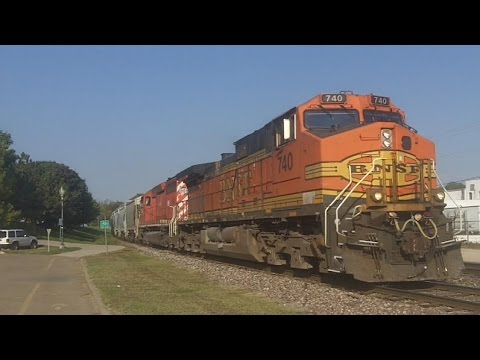 BNSF 740 & DM&E 6087 Lead a Freight, Bettendorf, IA - YouTube