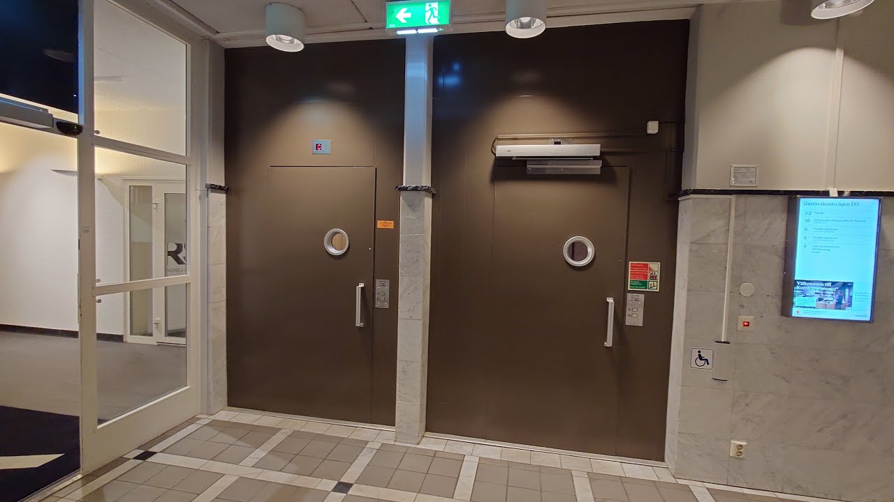 2x Svenska Hiss (Magnusson mod.) Traction Elevators @ Gustavslundsvägen 133, Stockholm, Sweden ...