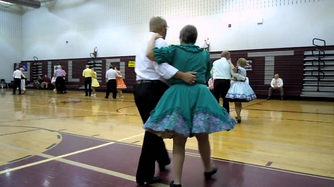 TURN YOUR RADIO ON TWO STEP ROUND DANCE - YouTube
