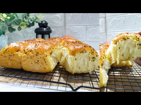 EMPUK, SERAT HALUS!! ROTI SOBEK KEJU BAWANG (GARLIC CHEESE SOFT BUN)