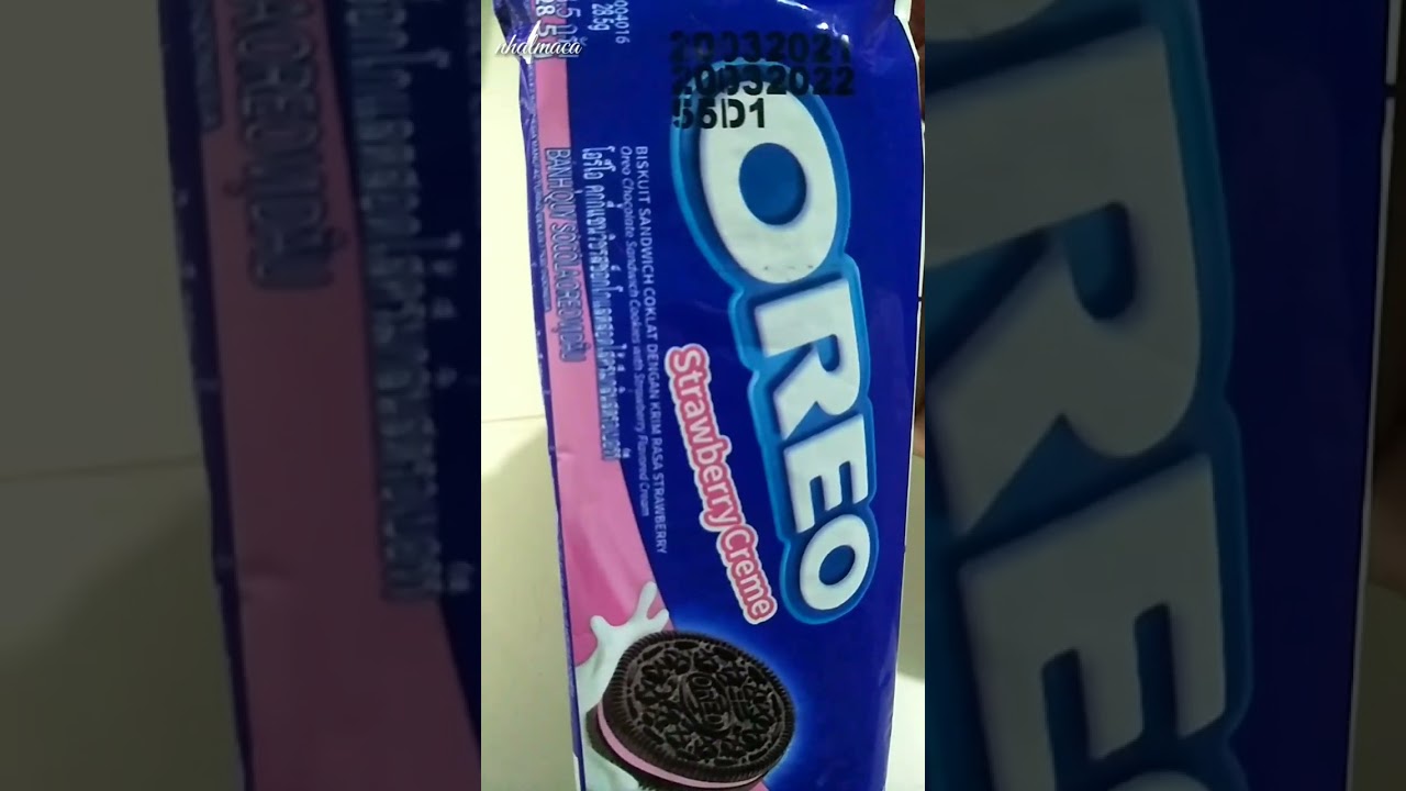FILIPINO SNACK: OREO STRAWBERRY CREME #shorts - YouTube