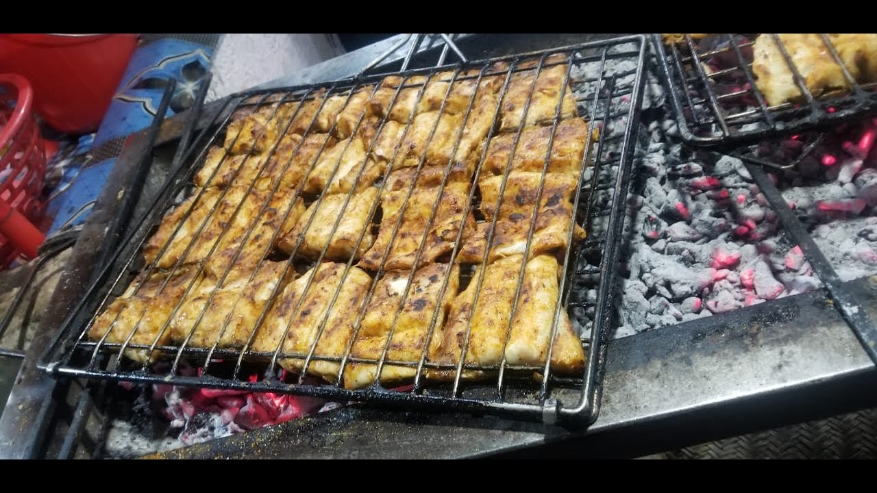 BEST GRILLED FISH IN PAKISTAN | KPK FISH RECIPE - YouTube